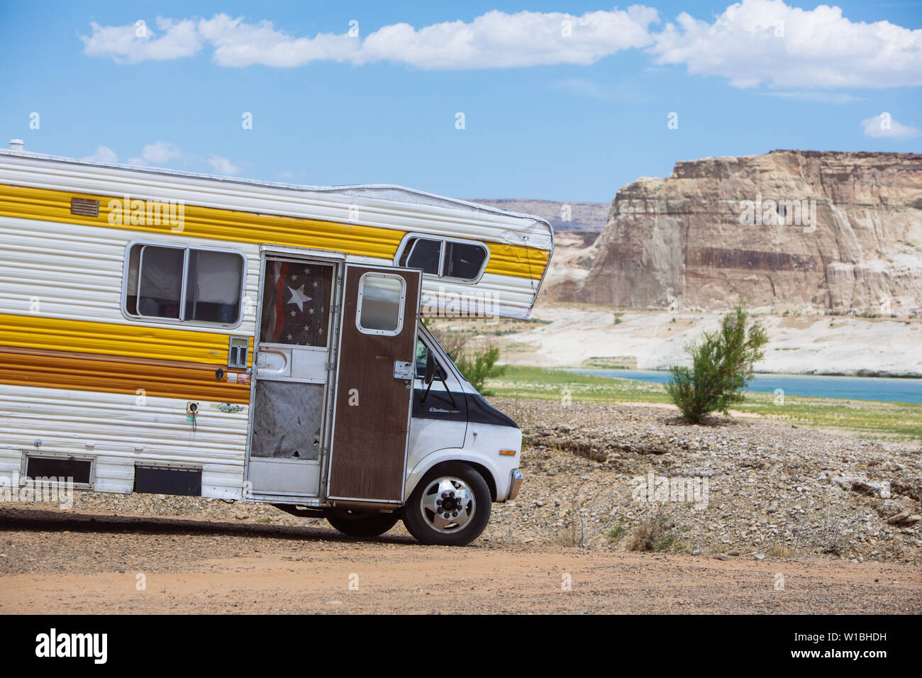 Vintage van beach hi-res stock photography and images - Alamy