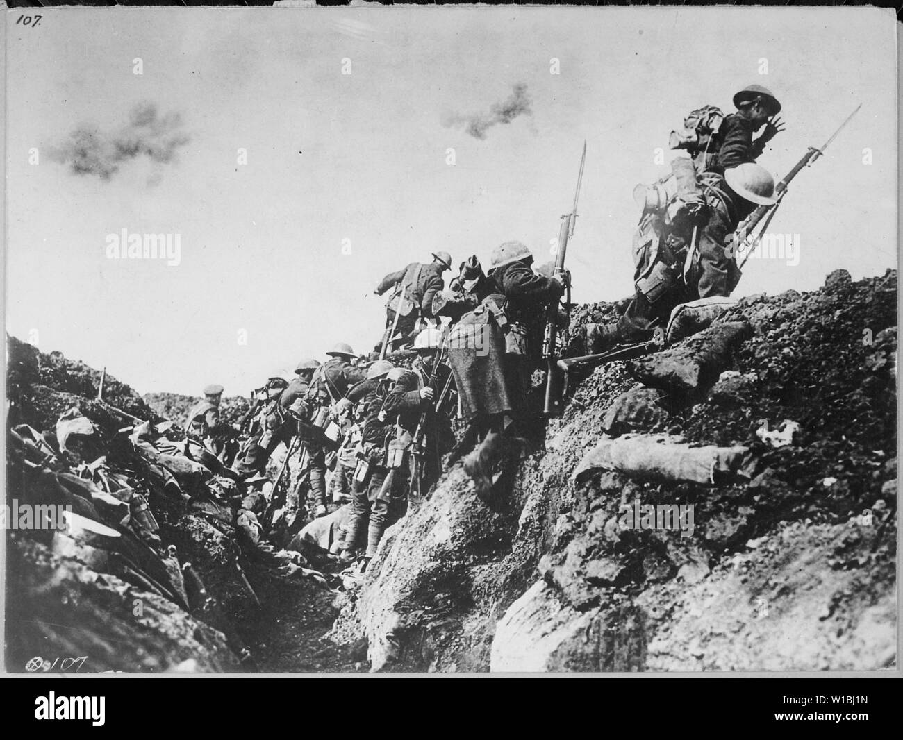 Canadian troops training Black and White Stock Photos & Images - Alamy
