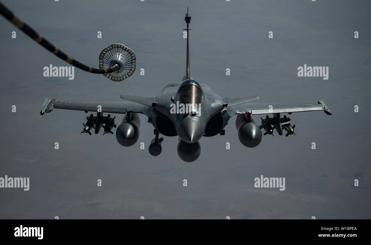 Rafale refueling hi-res stock photography and images - Alamy