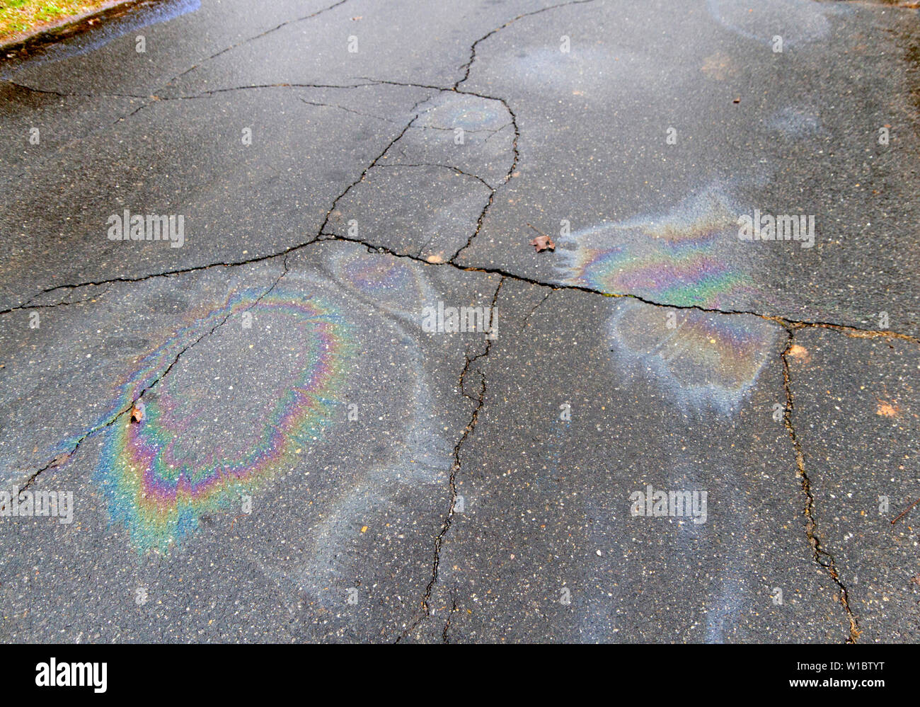 The oil slicks hi-res stock photography and images - Alamy
