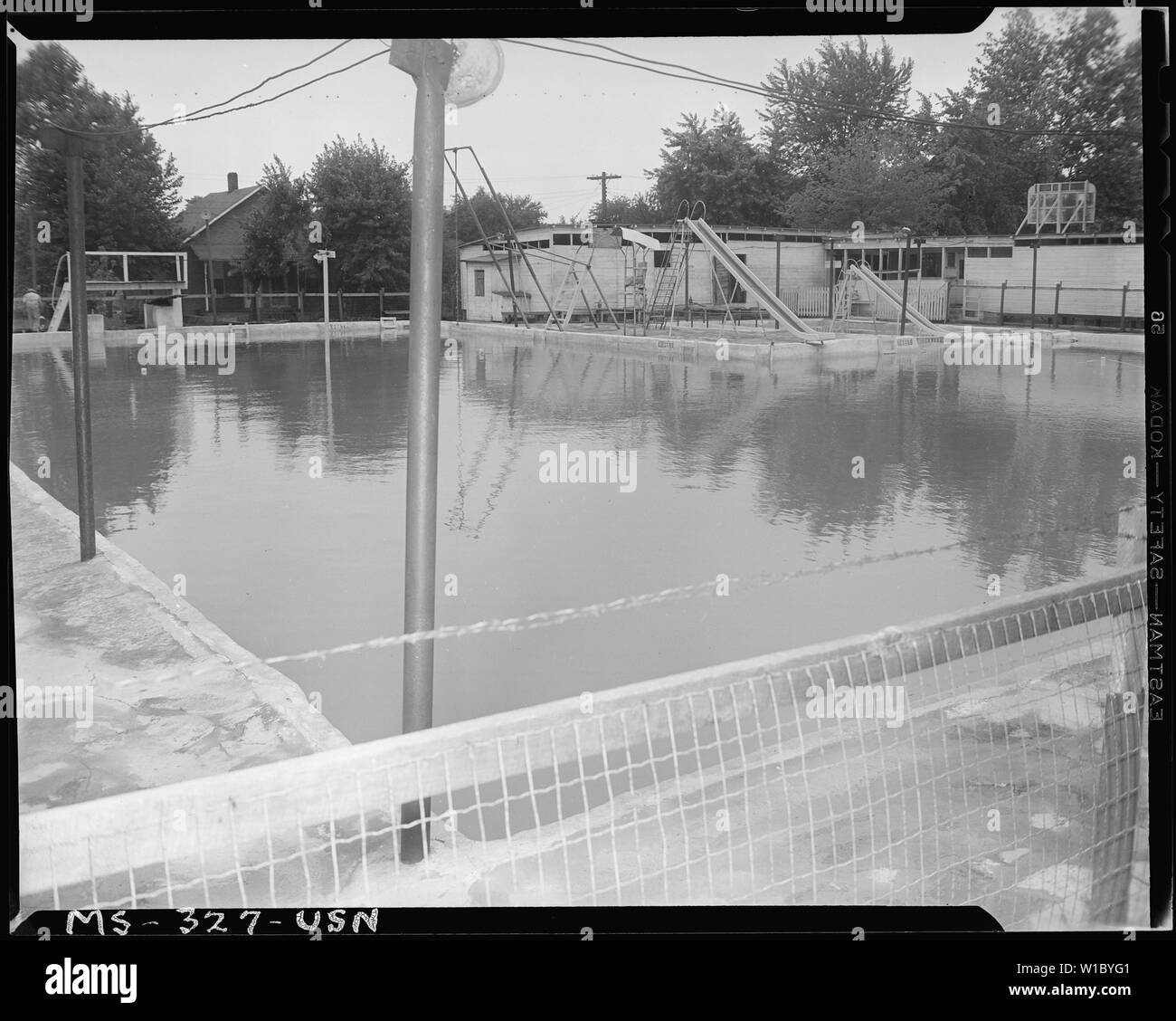 Commercial swimming pool under investigation by Illinois Public Health ...