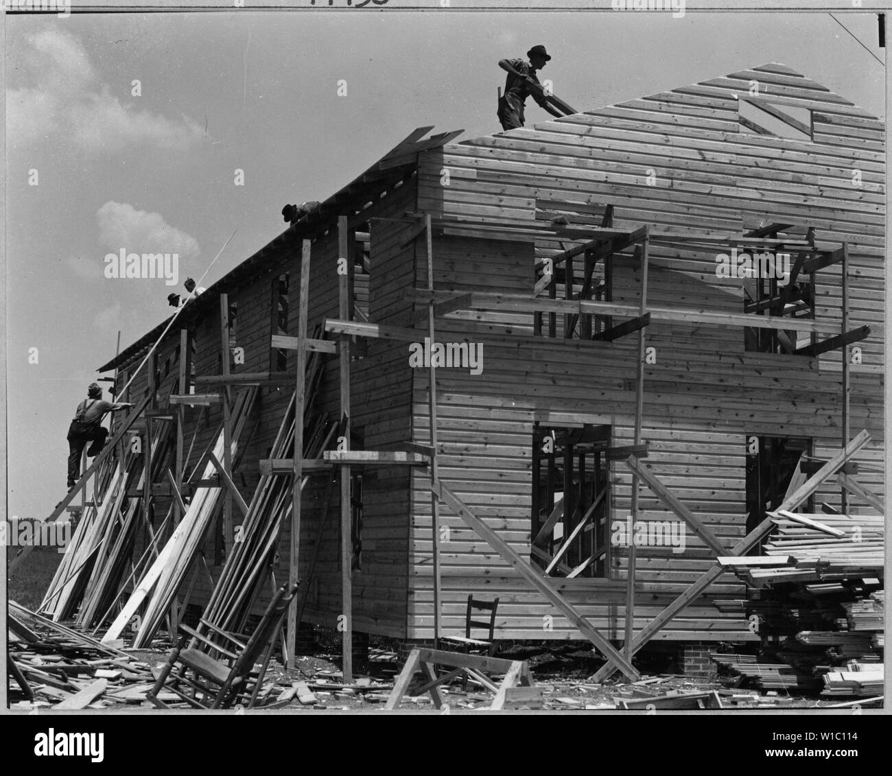 Coosa Valley, Alabama. Constructing bunk houses at Childersburg.; Scope ...