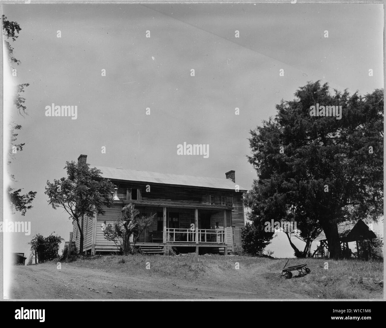 Temporary homes Black and White Stock Photos & Images - Alamy