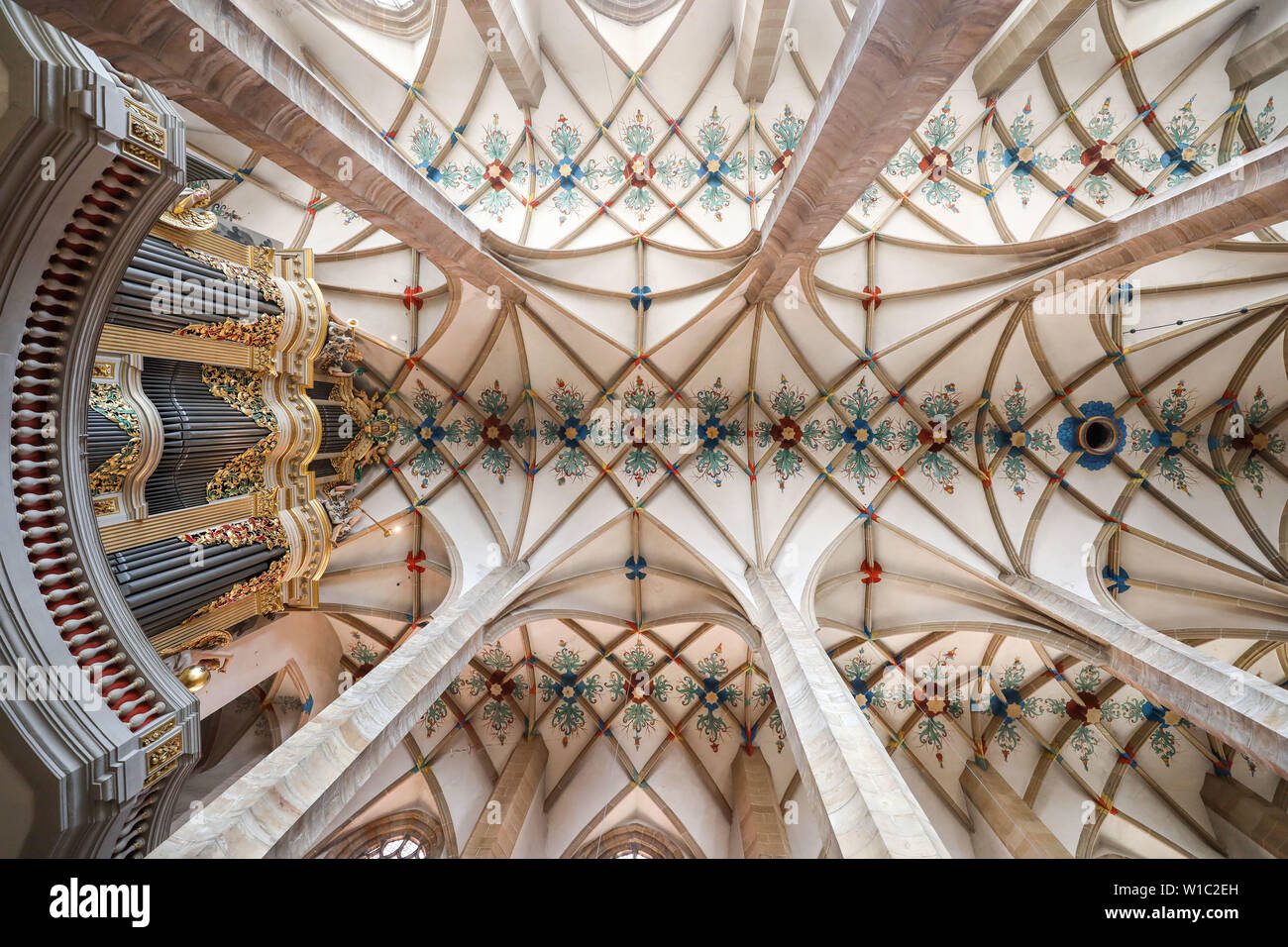 27 June 2019, Saxony, Freiberg: The vaulted ceiling in St. Marien ...