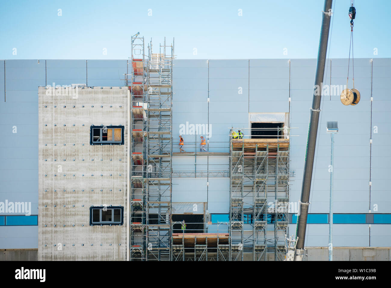 Semiconductor factory construction hi-res stock photography and images ...