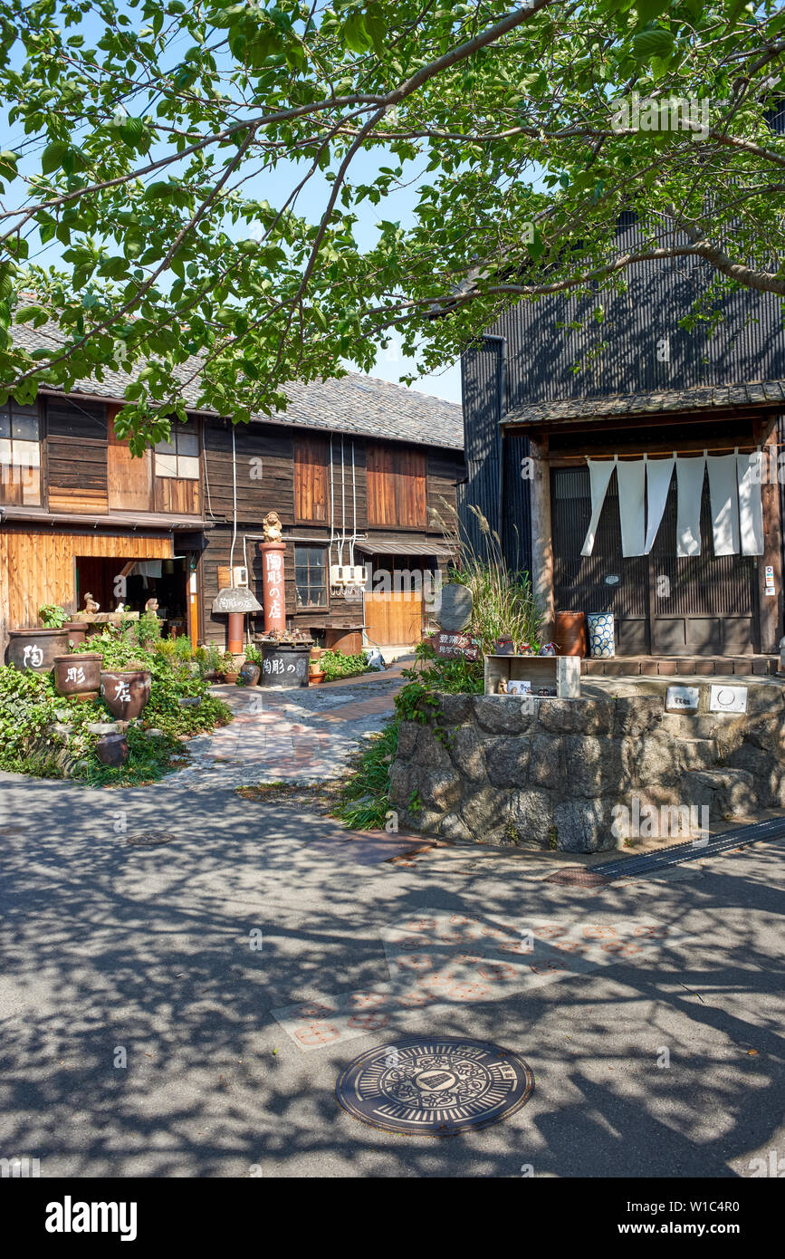 Traditional Japanese architecture at the Tokoname pottery footpath. The ...