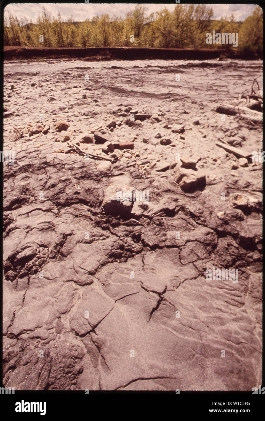 DRIED-UP RIVER BED Stock Photo - Alamy