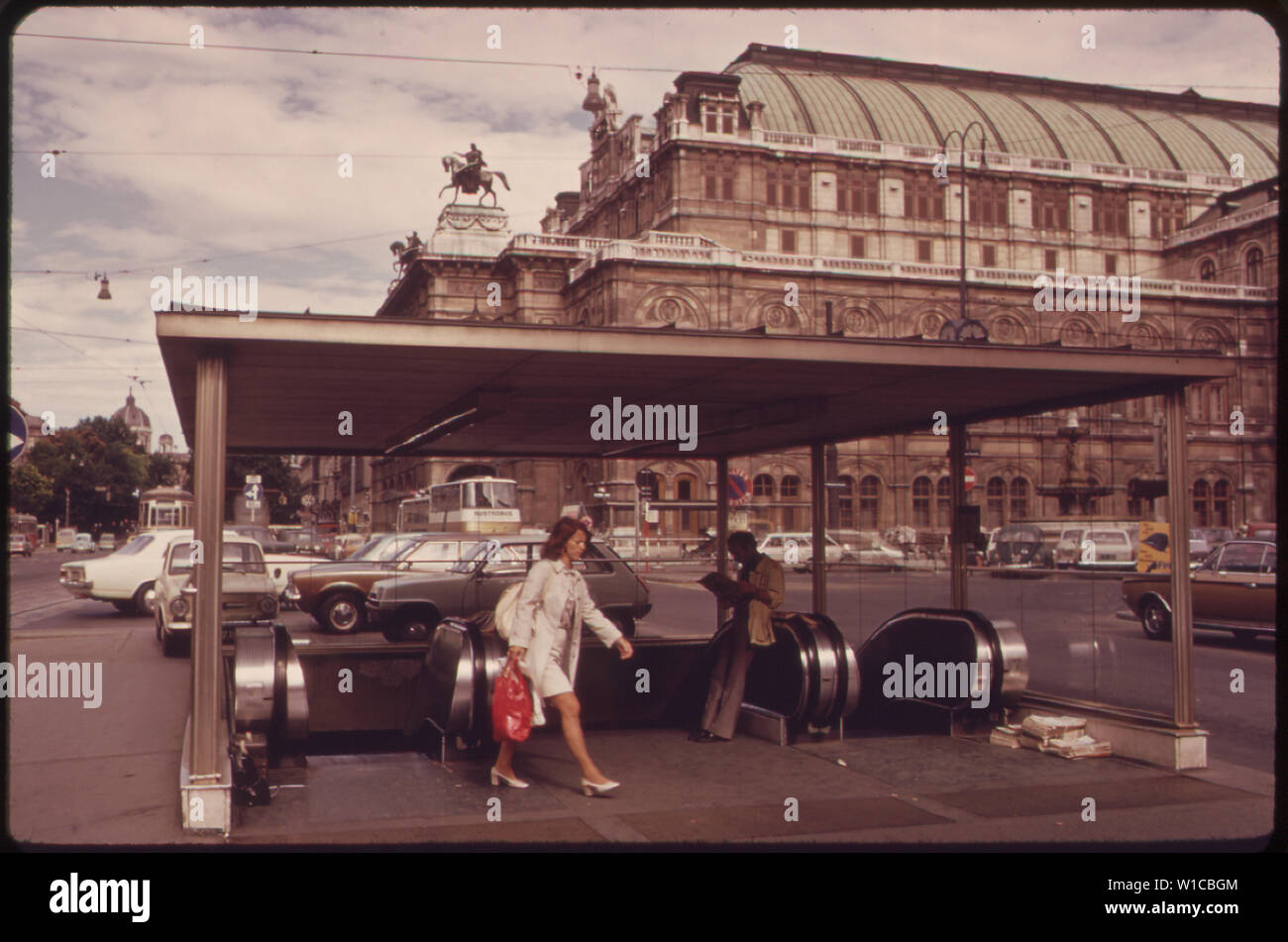 ENTRANCE TO THE UNDERGROUND PEDESTRIAN PASSAGEWAY AT KOERTNERSTRASSE ...