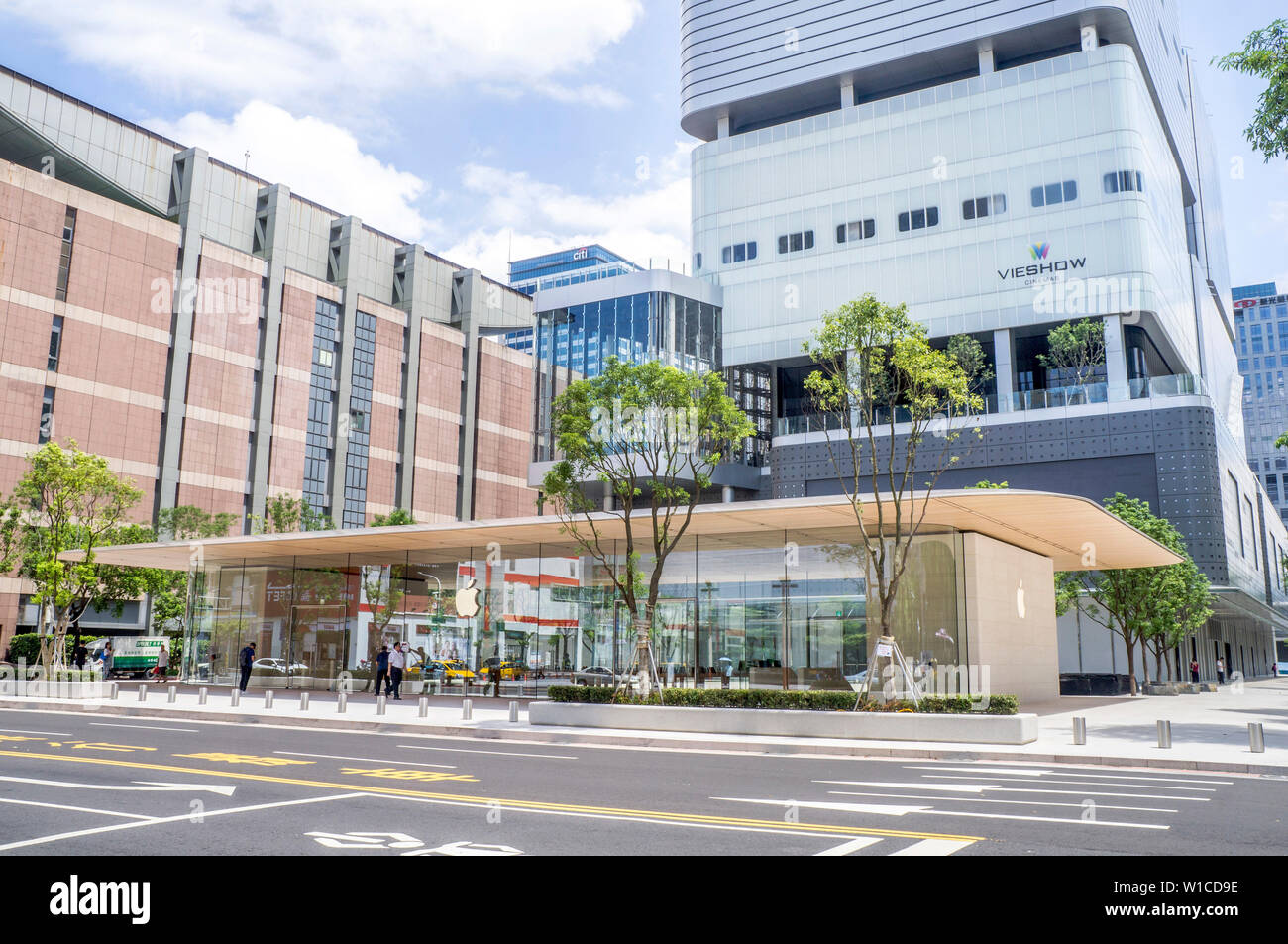 Taipei, Taiwan - June 27, 2019: Taiwan’s second Apple Store — Apple ...
