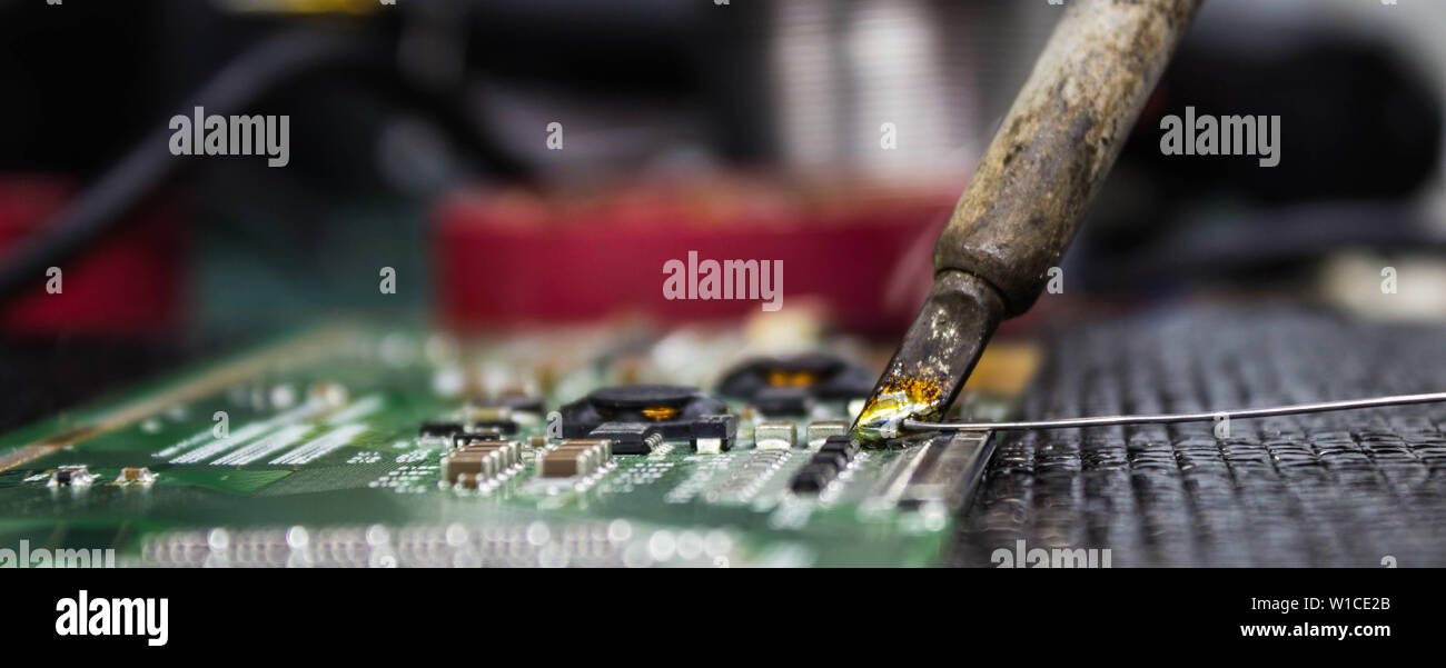 Solder soldering solder integrated circuit hi-res stock photography and ...