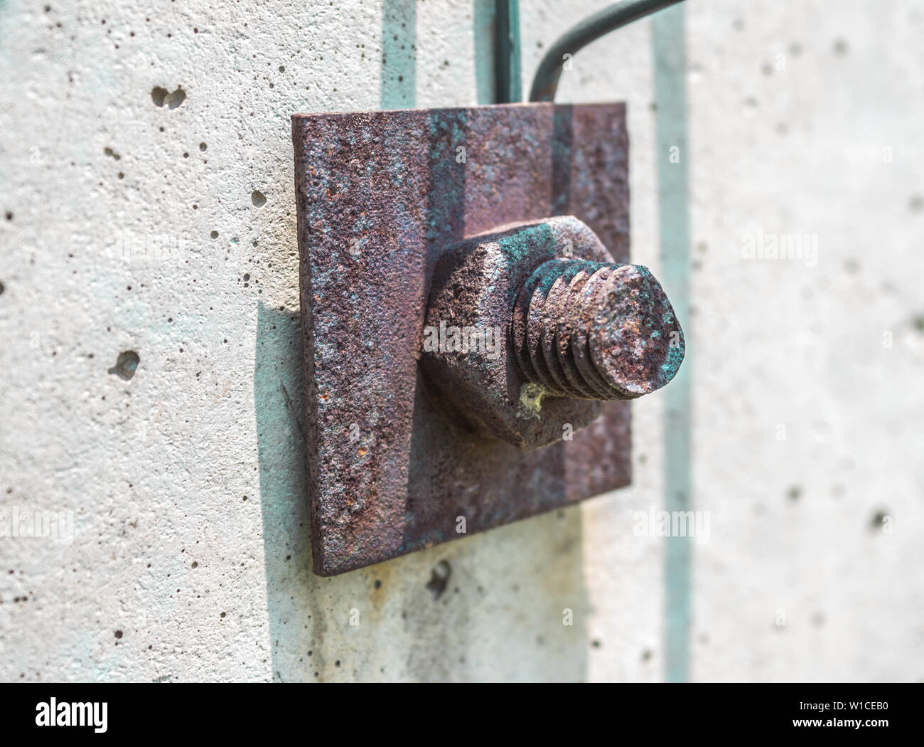 Rusting screws hi-res stock photography and images - Alamy