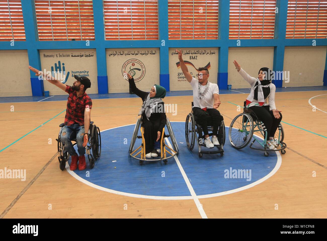 Native levantine folk dance hi-res stock photography and images - Alamy