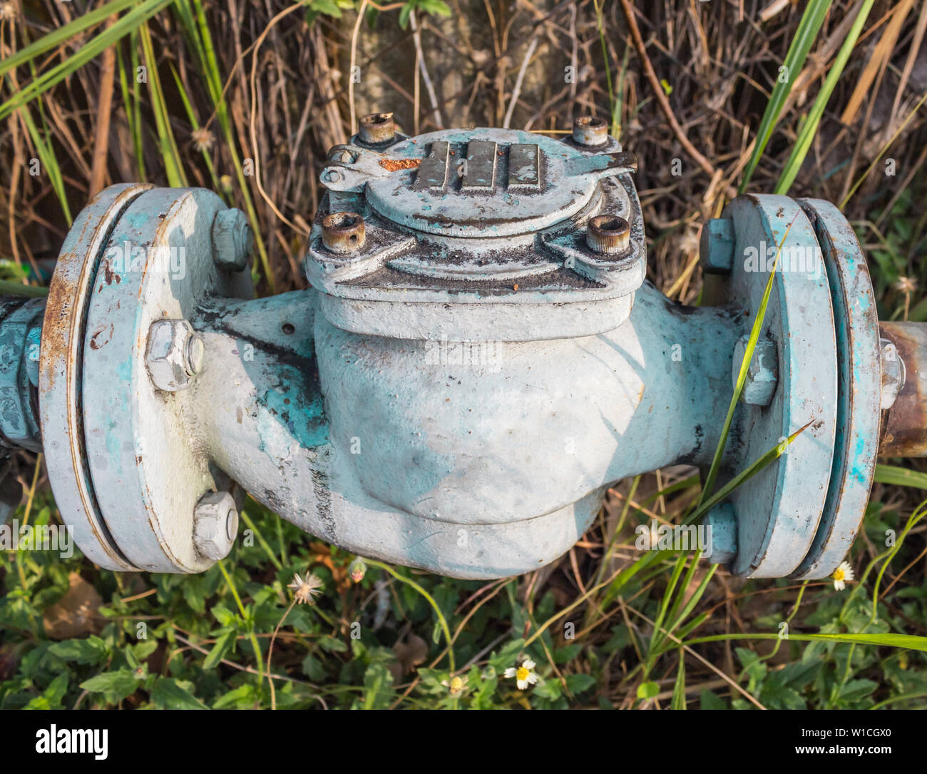 Old Water valve opening Stock Photo - Alamy
