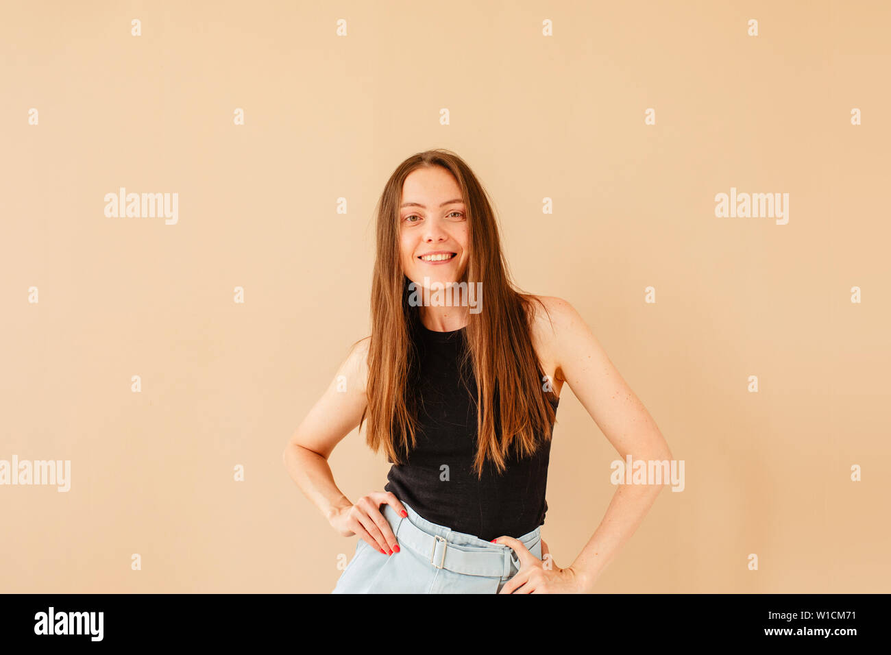 Smiling model woman hi-res stock photography and images - Alamy