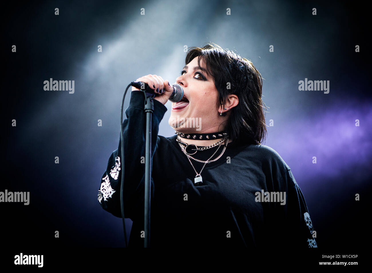 Rebecca louise armstrong hi-res stock photography and images - Alamy