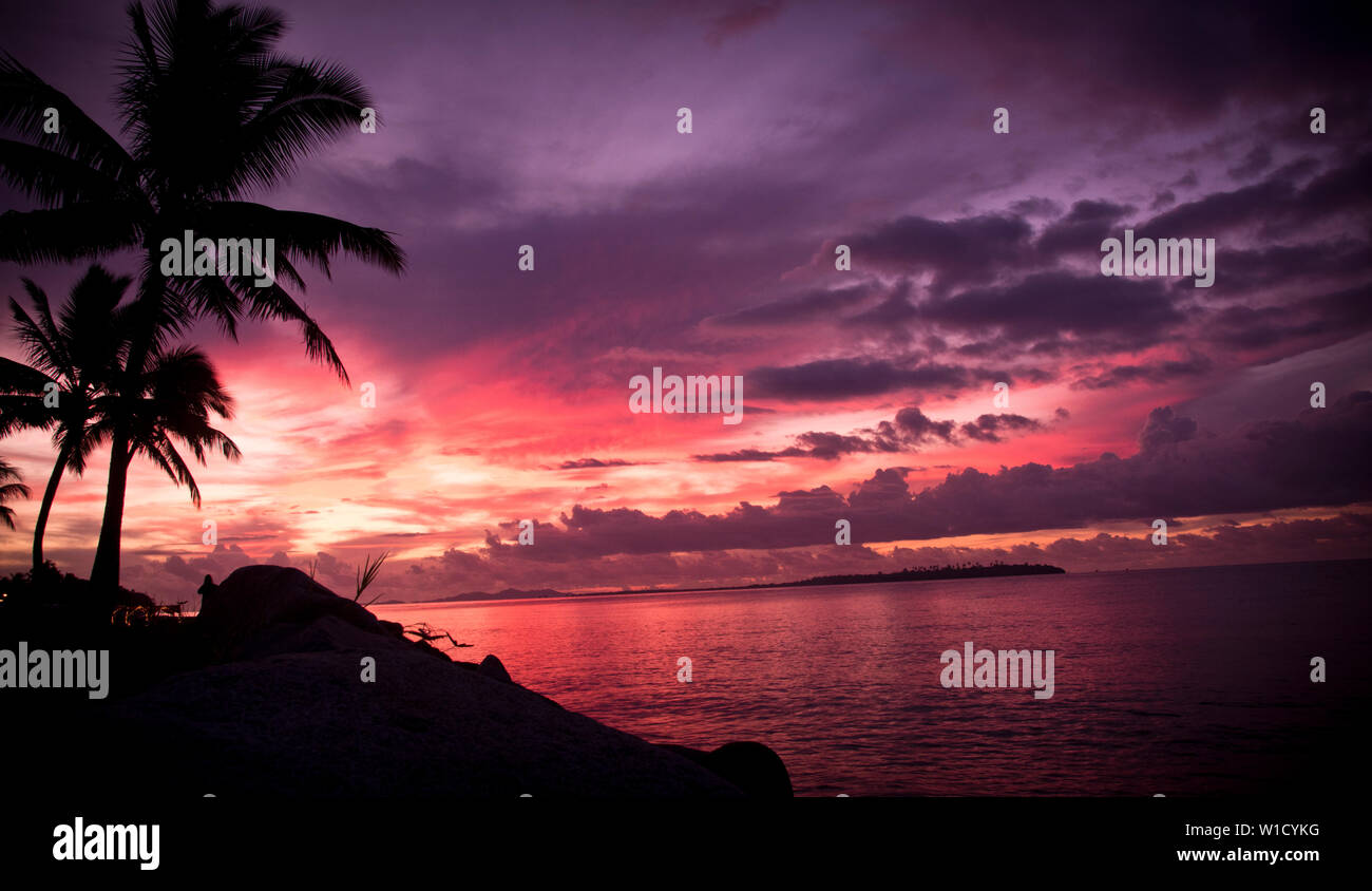 Beautiful sunset in fiji hi-res stock photography and images - Alamy