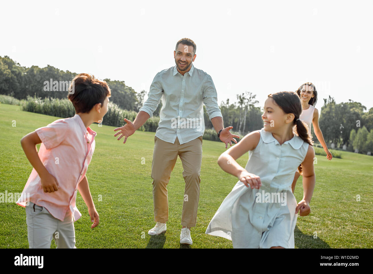 Father and son play catch hi-res stock photography and images - Alamy