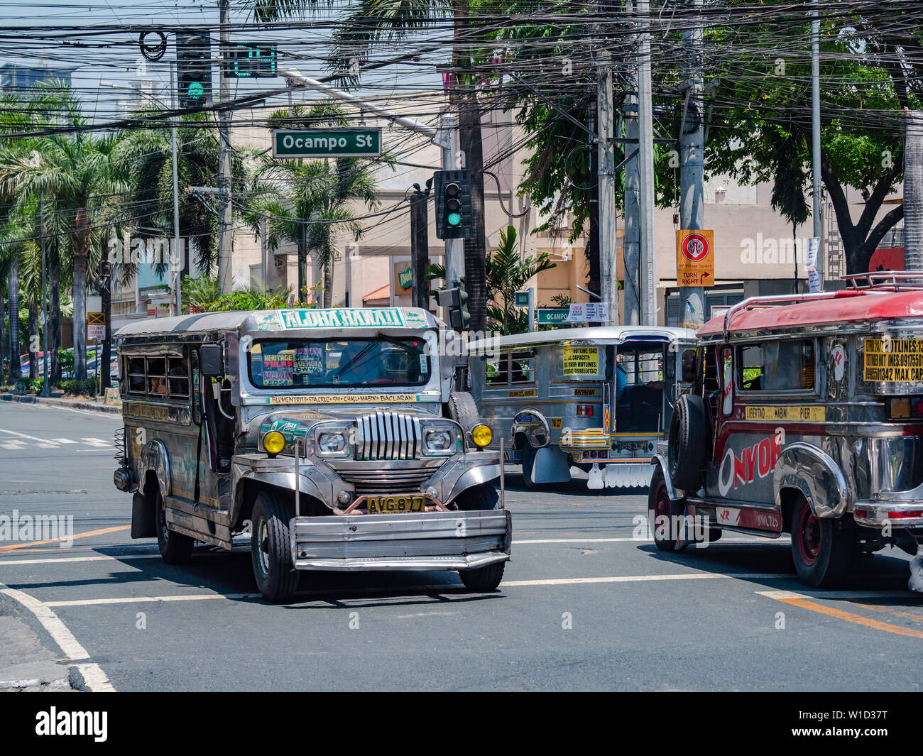 Jeepney jeepneys manila philippines hi-res stock photography and images ...