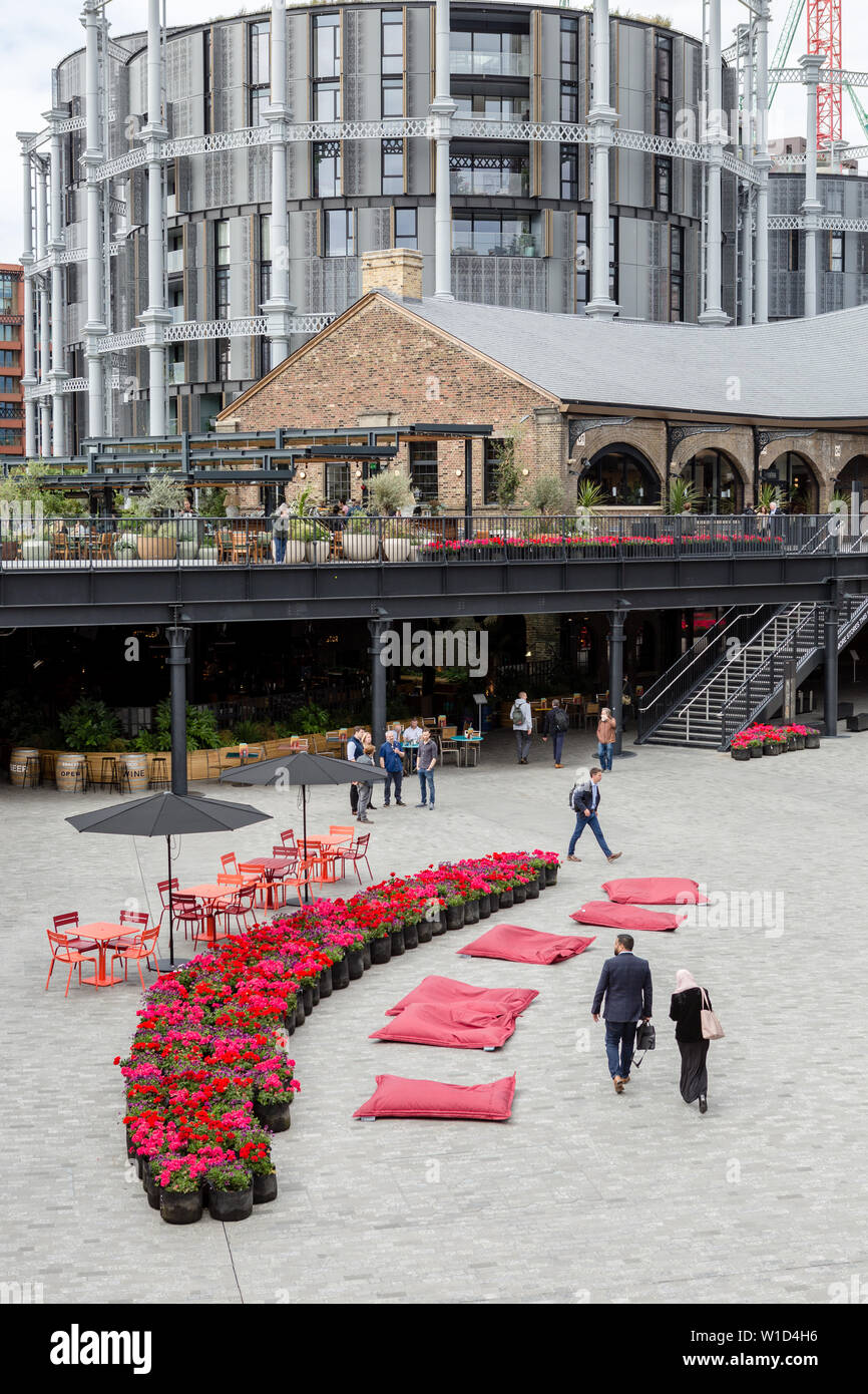 Granary square king cross 2019 hi-res stock photography and images - Alamy