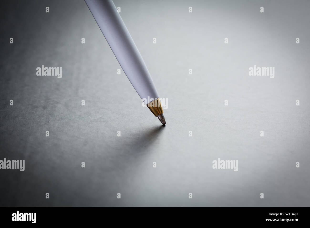 Office desk table with pen Stock Photo - Alamy