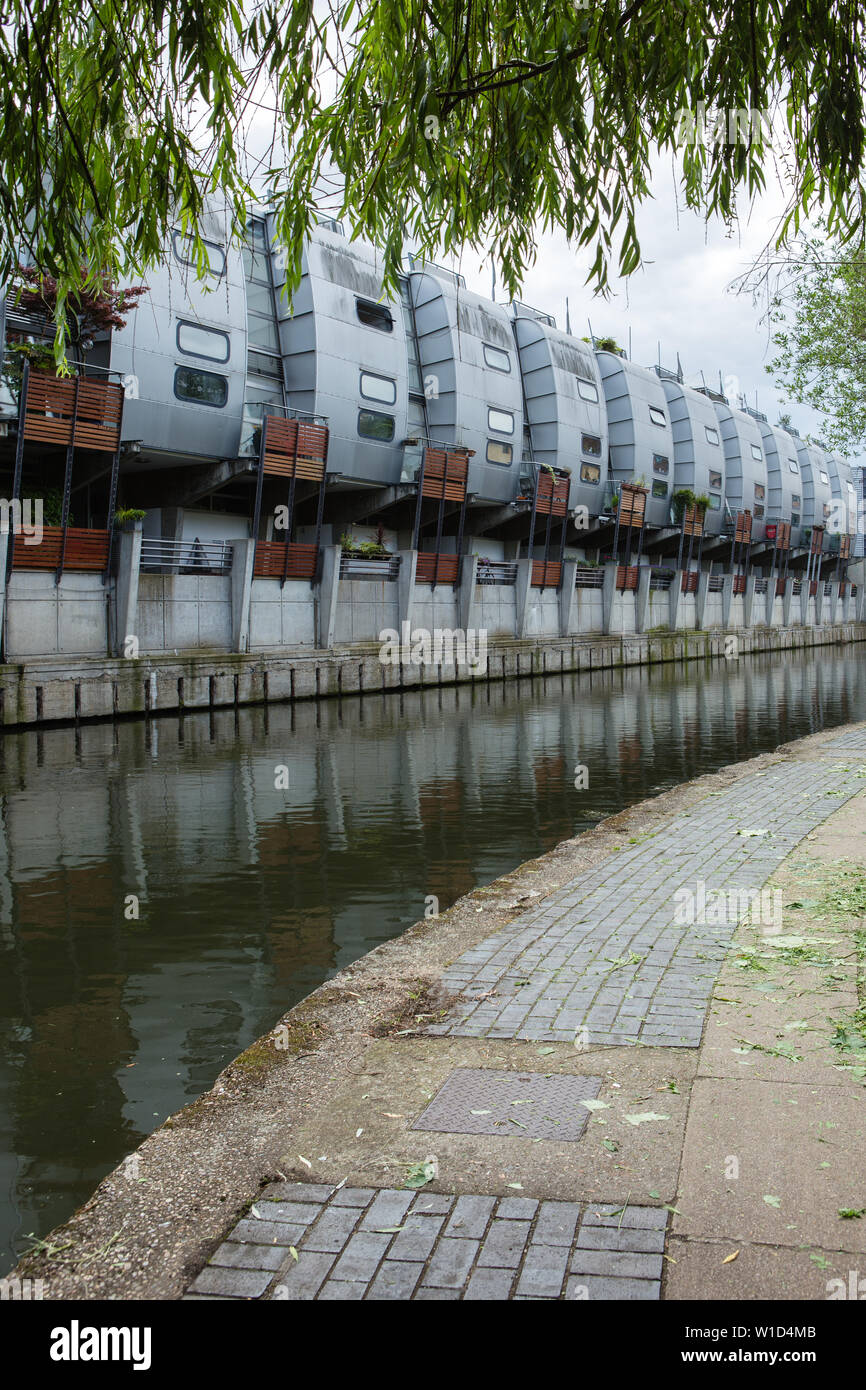 Apartments along the Grand Union Walk by Grimshaw Architects, London ...