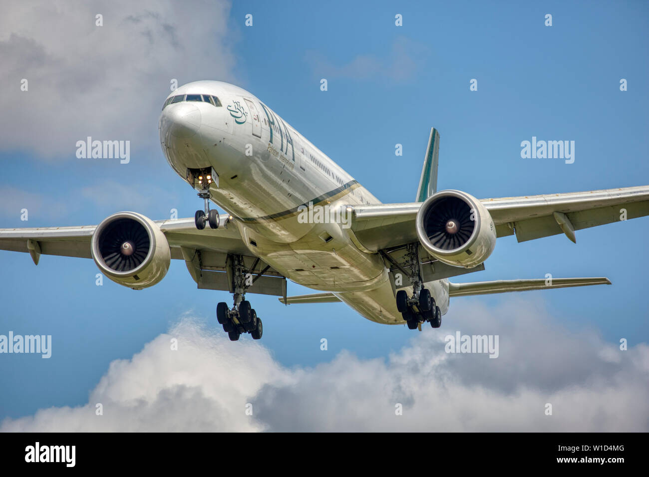 Pakistan international airlines cockpit hi-res stock photography and ...