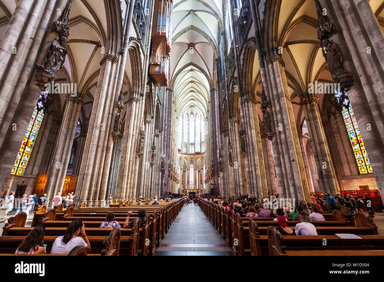 Cologne cathedral interior hi-res stock photography and images - Alamy