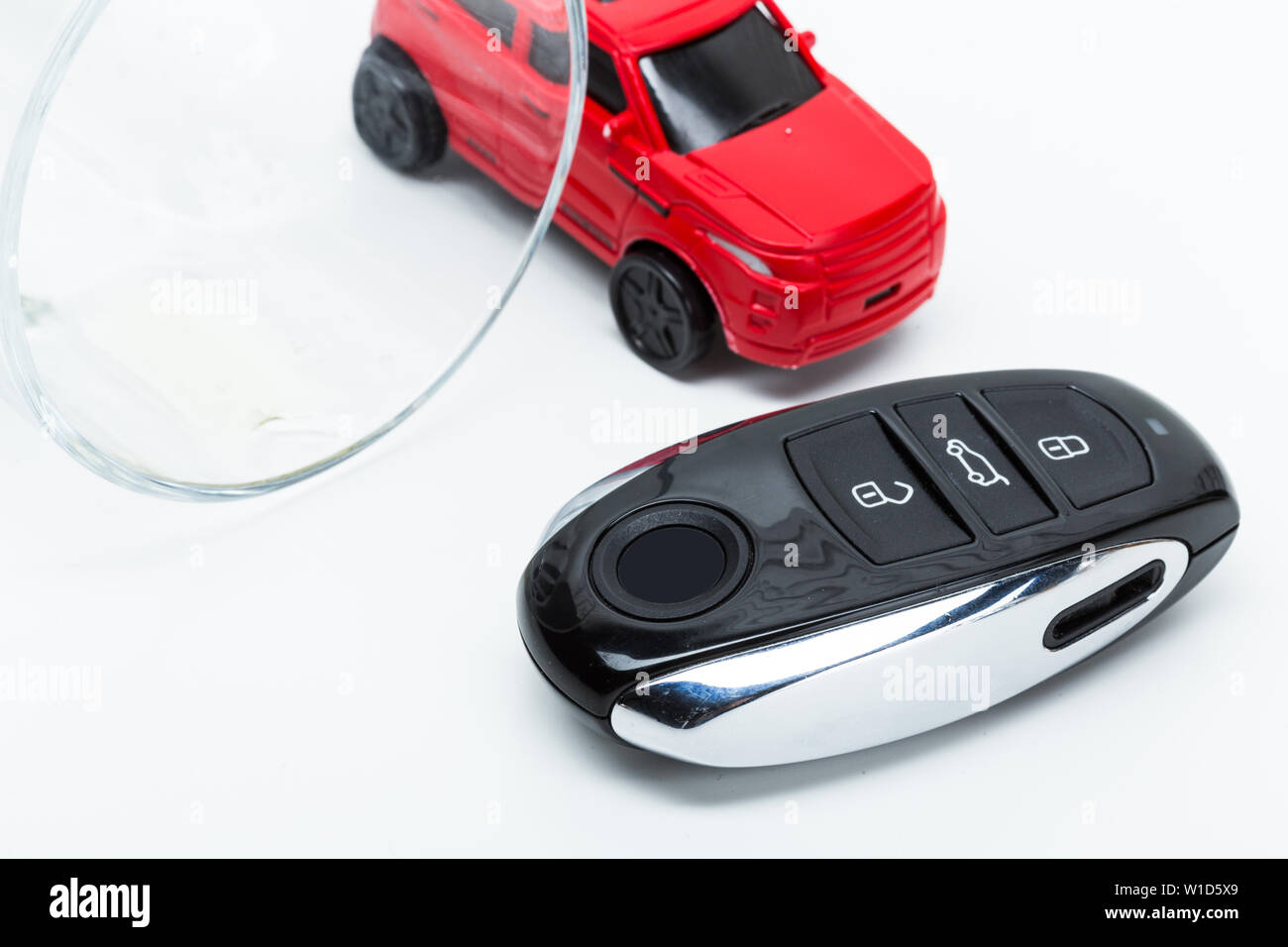Alcohol and car keys Stock Photo - Alamy
