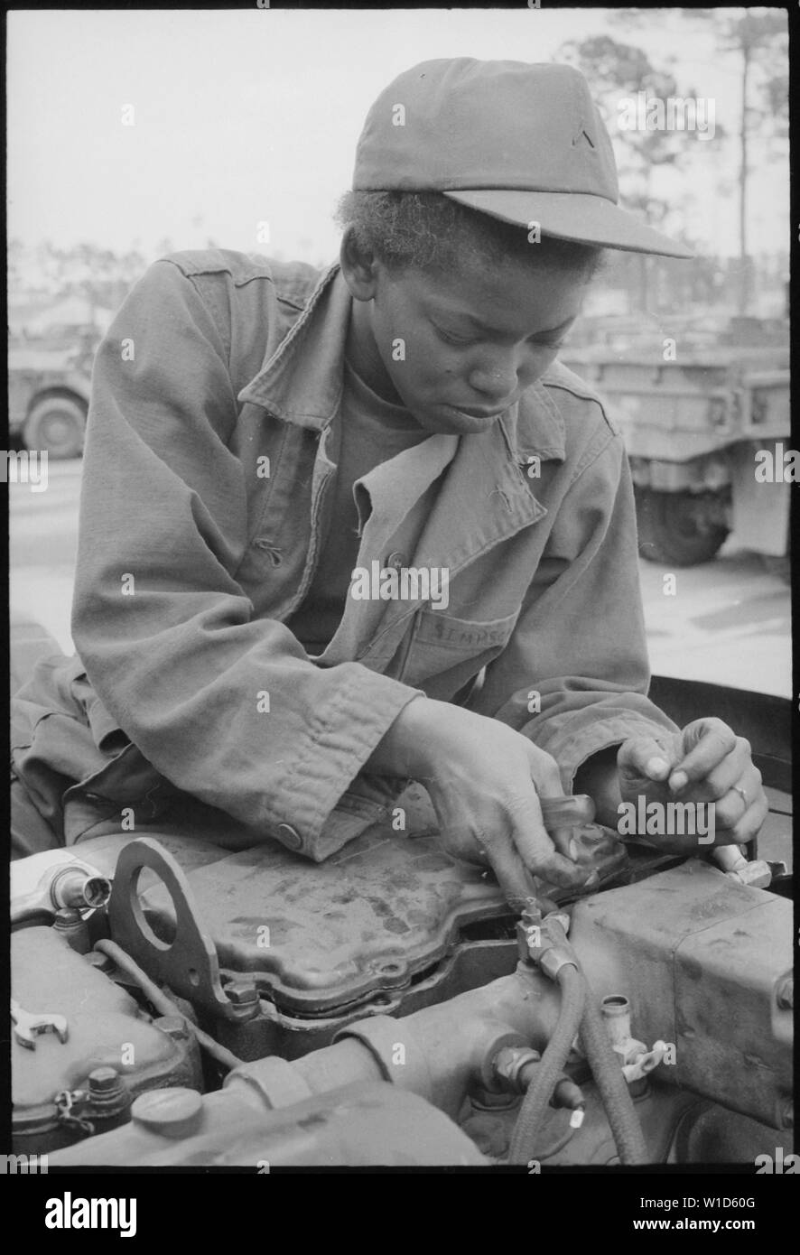 Fort Stewart, Georgia. Female auto mechanic. Private Lawanna Simpson ...