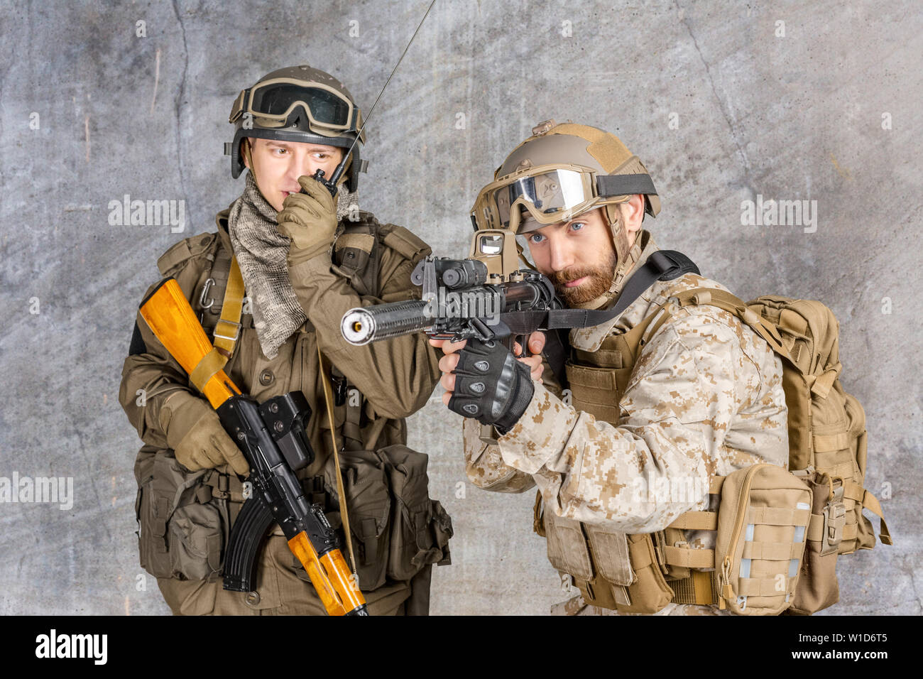 Two special force soldiers Stock Photo - Alamy