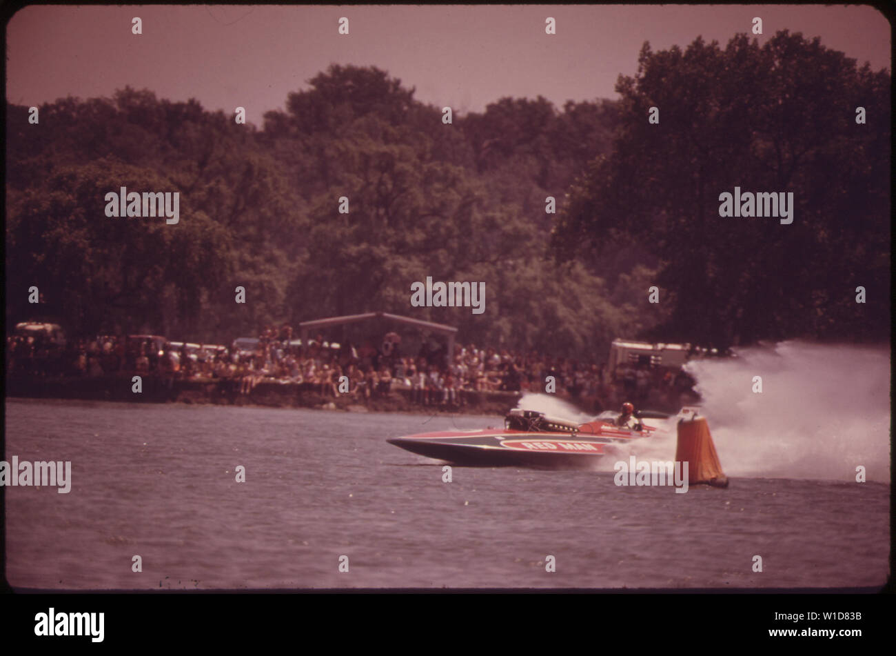 GAR WOOD TROPHY RACE ON THE DETROIT RIVER--A CONTEST FOR HYDRO-PLANES ...