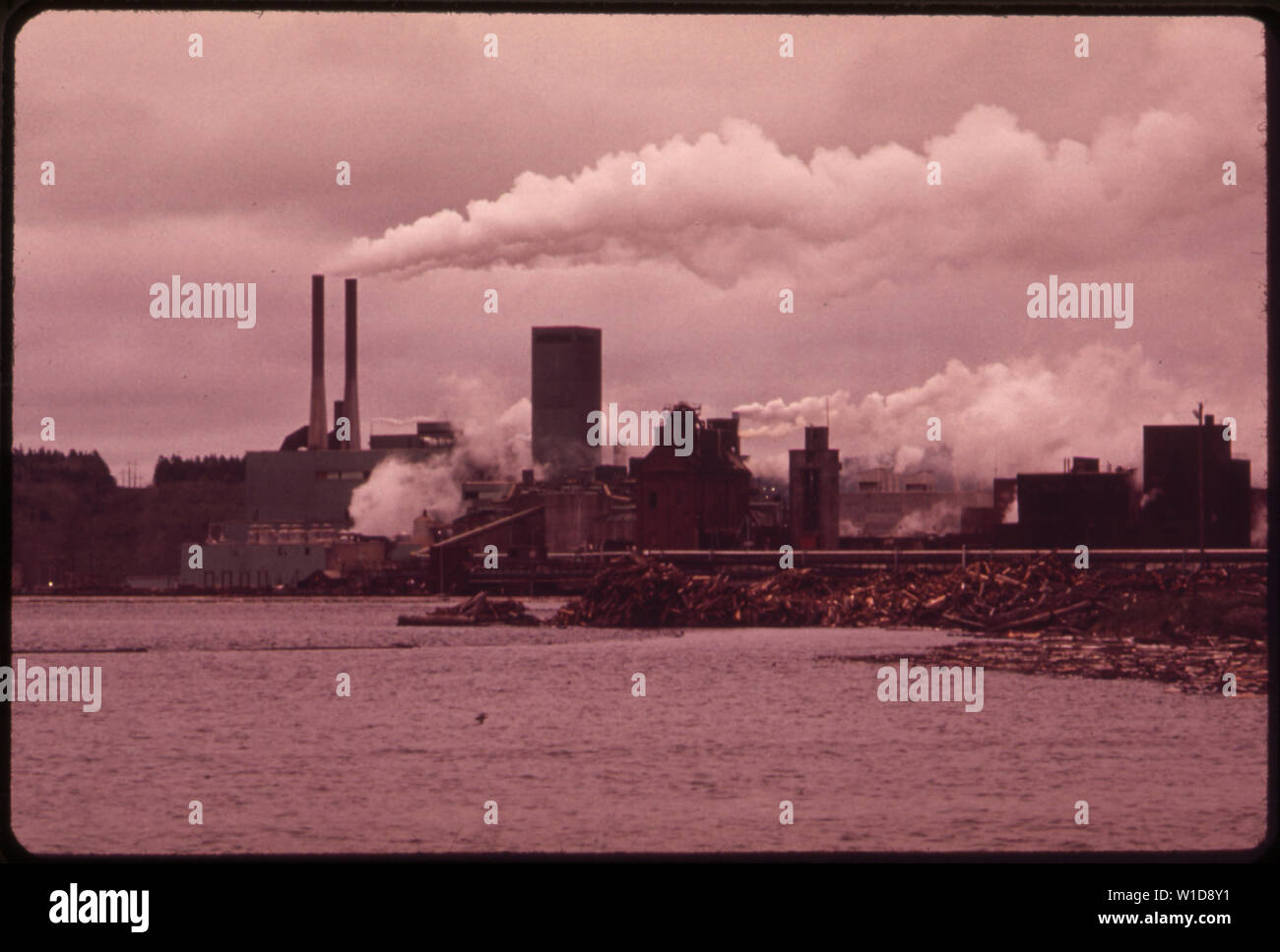 GEORGIA PACIFIC PAPER PLANT ON ST. CROIX RIVER IN WOODLAND Stock Photo ...