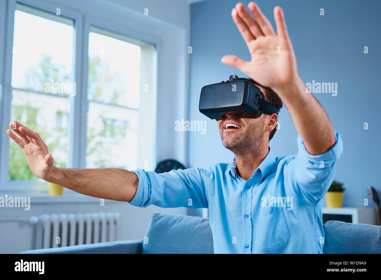 Man having fun virtual hi-res stock photography and images - Alamy
