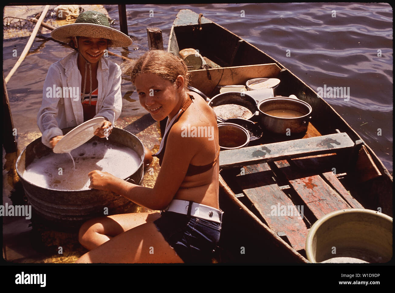 GOOSE POINT FISHERMAN'S CHILDREN Stock Photo - Alamy