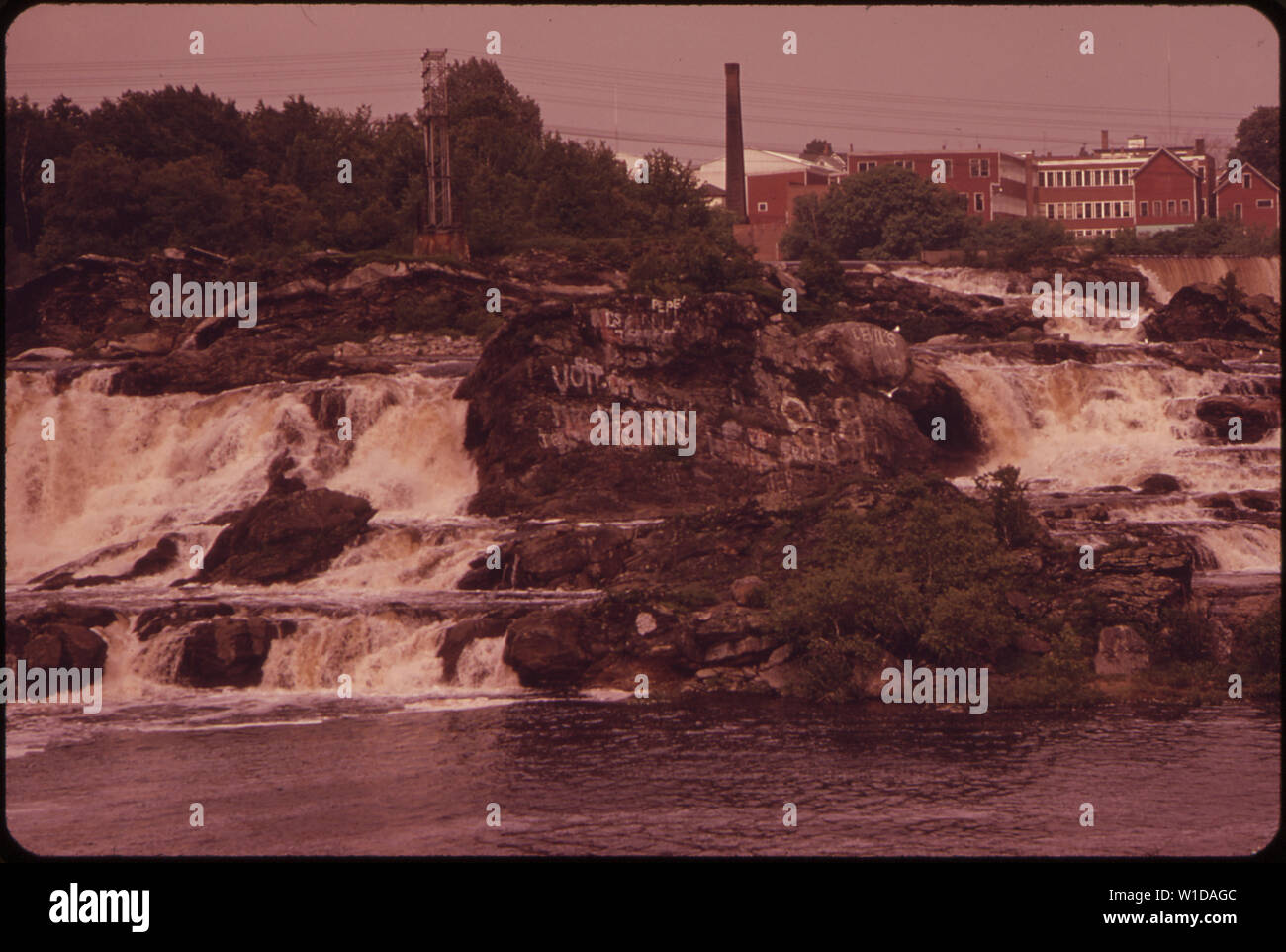 GREAT FALLS AND PART OF THE CITY OF LEWISTON SEEN FROM THE AUBURN SIDE ...