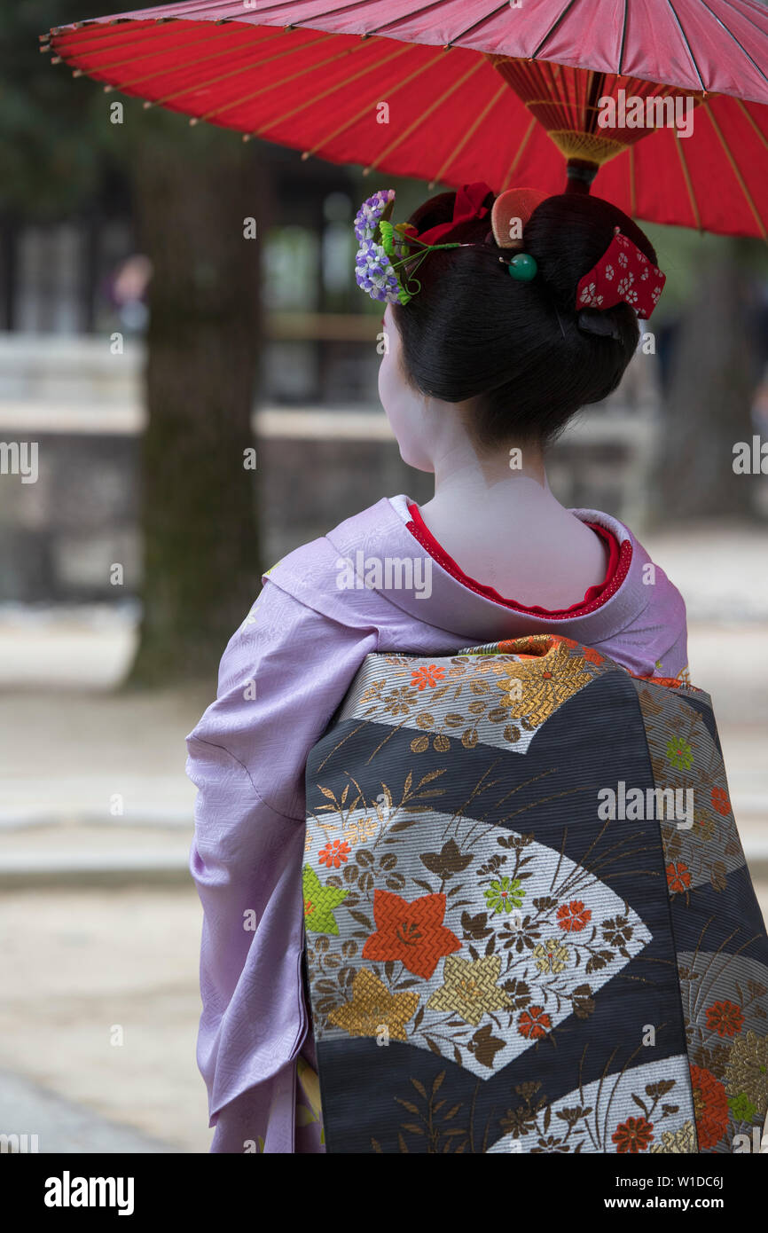 Japan geisha temple hi-res stock photography and images - Alamy