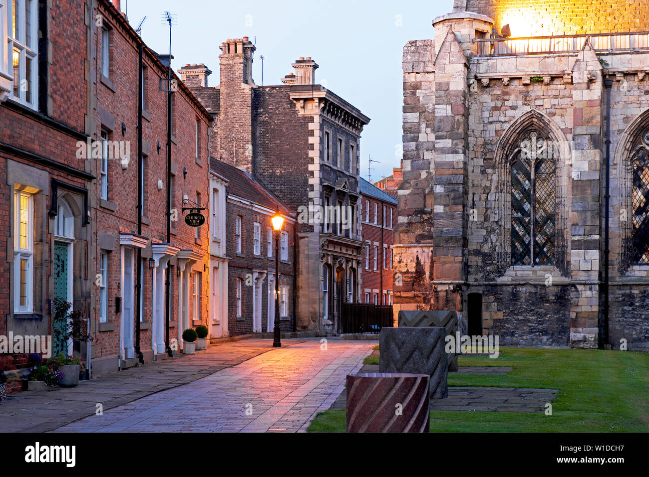 Churchside at dusk, Howden, East Yorkshire, England UK Stock Photo - Alamy