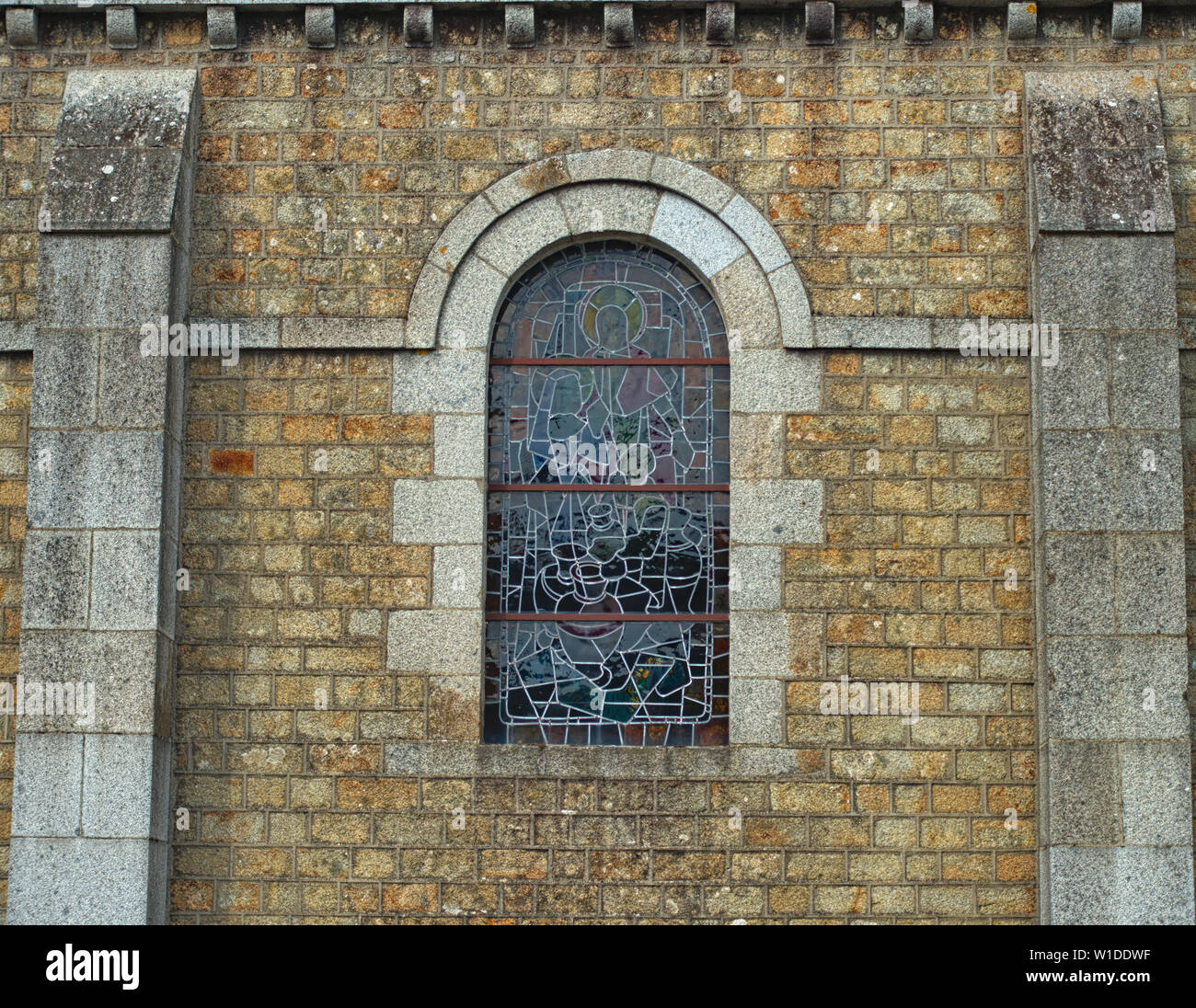 Carved stone window frame hi-res stock photography and images - Alamy