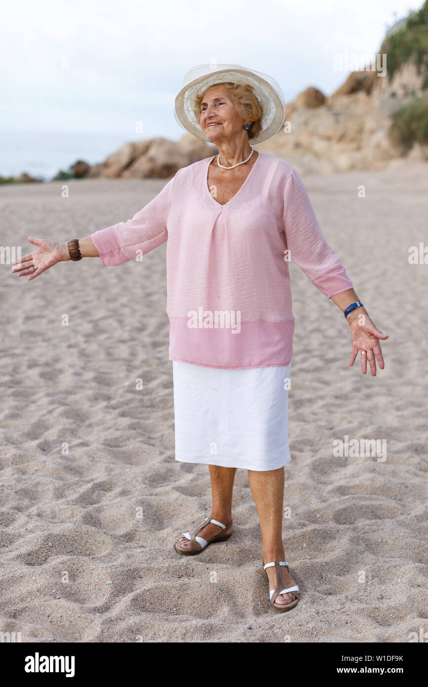 Smiling older italian woman hi-res stock photography and images - Alamy