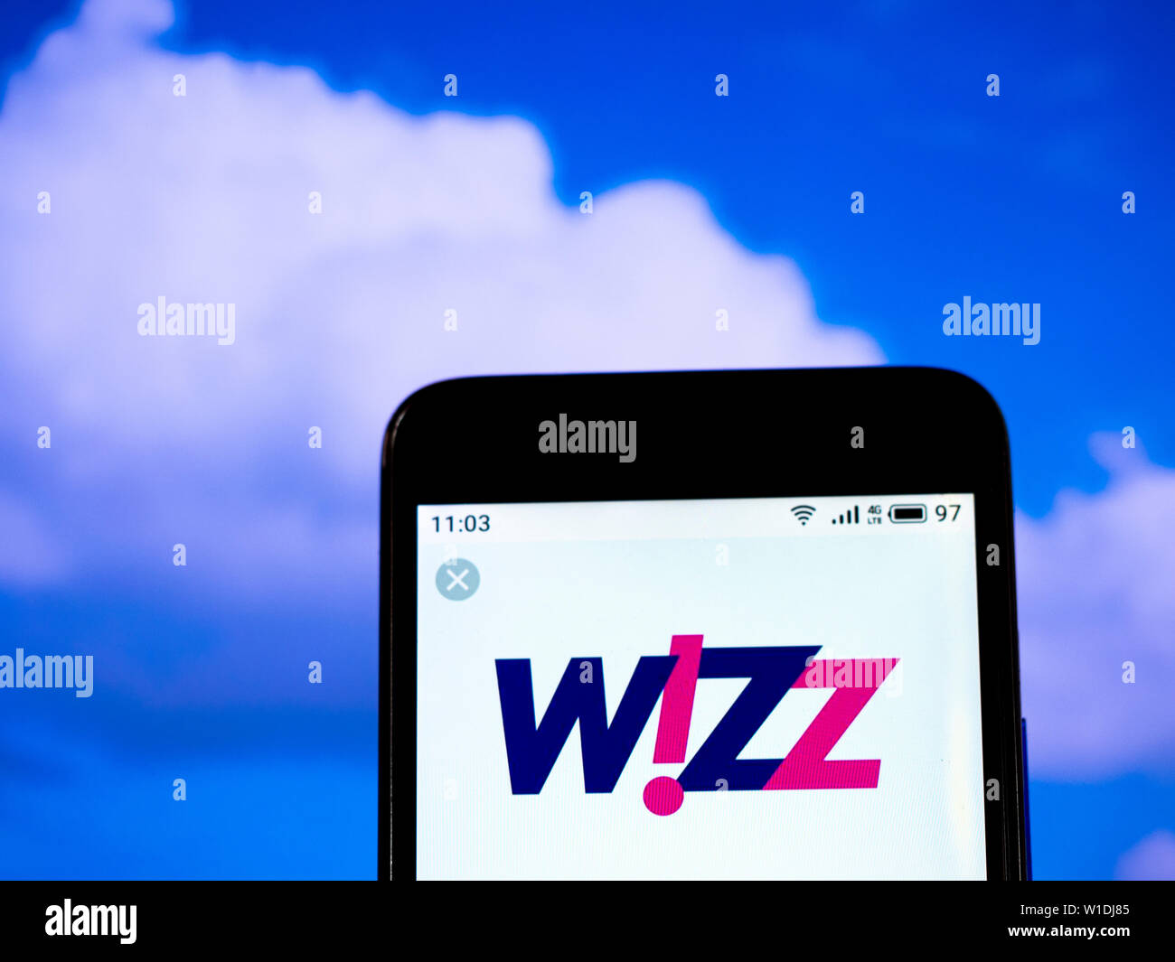 Wizz air logo hi-res stock photography and images - Alamy