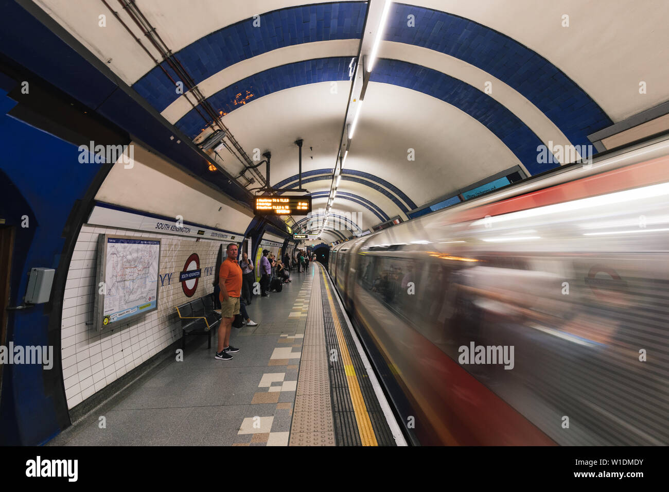 South kensington underground station london hi-res stock photography ...