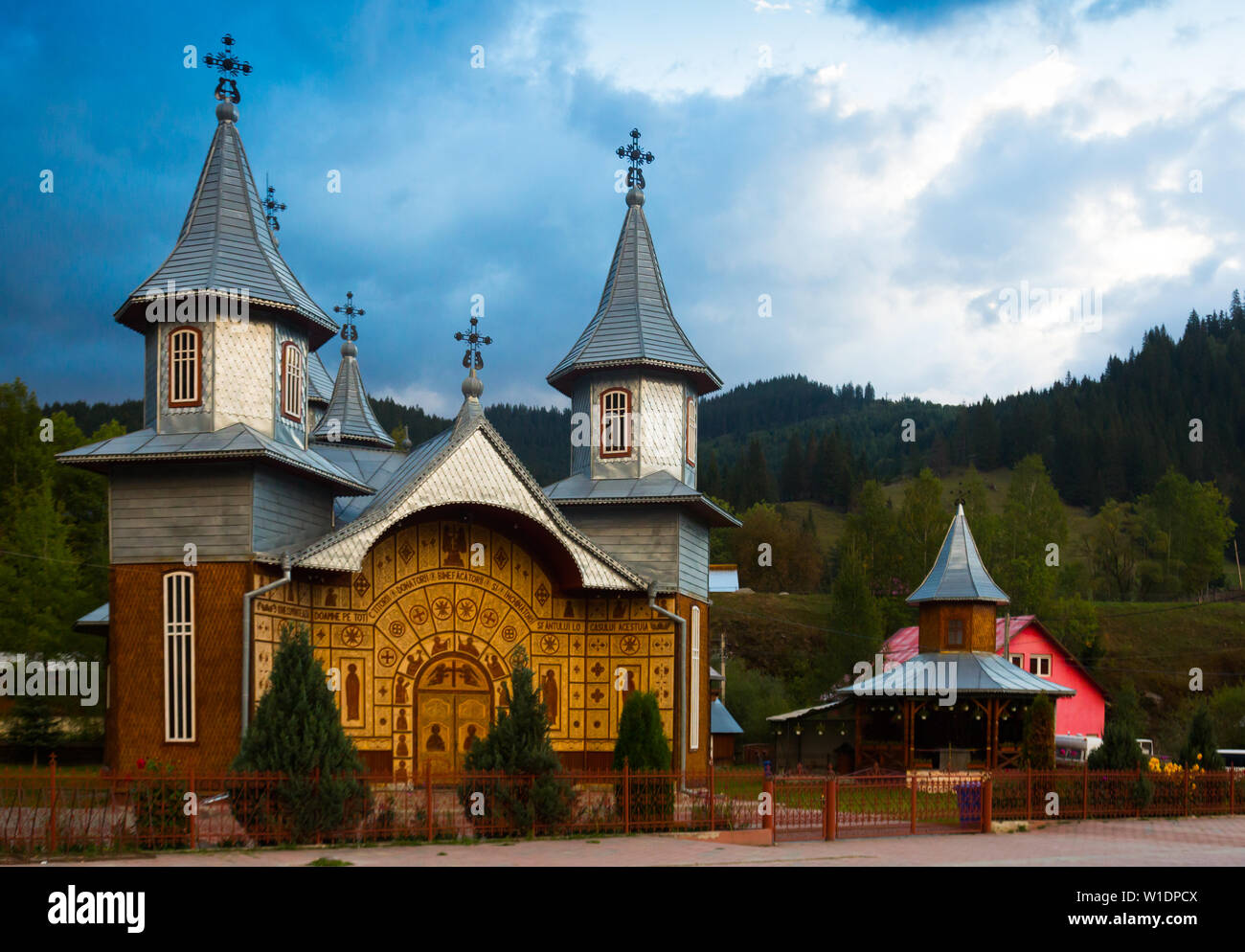 Traditional wooden church in Carlibaba village, Romania Stock Photo - Alamy