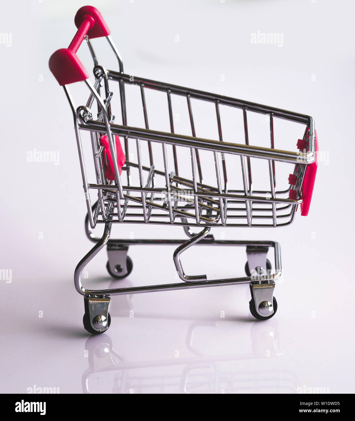 Trundle trolley hi-res stock photography and images - Alamy