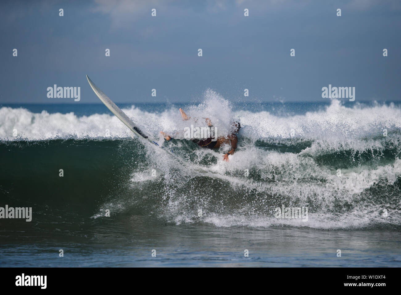 Wave crash foam ocean motion extreme hi-res stock photography and ...