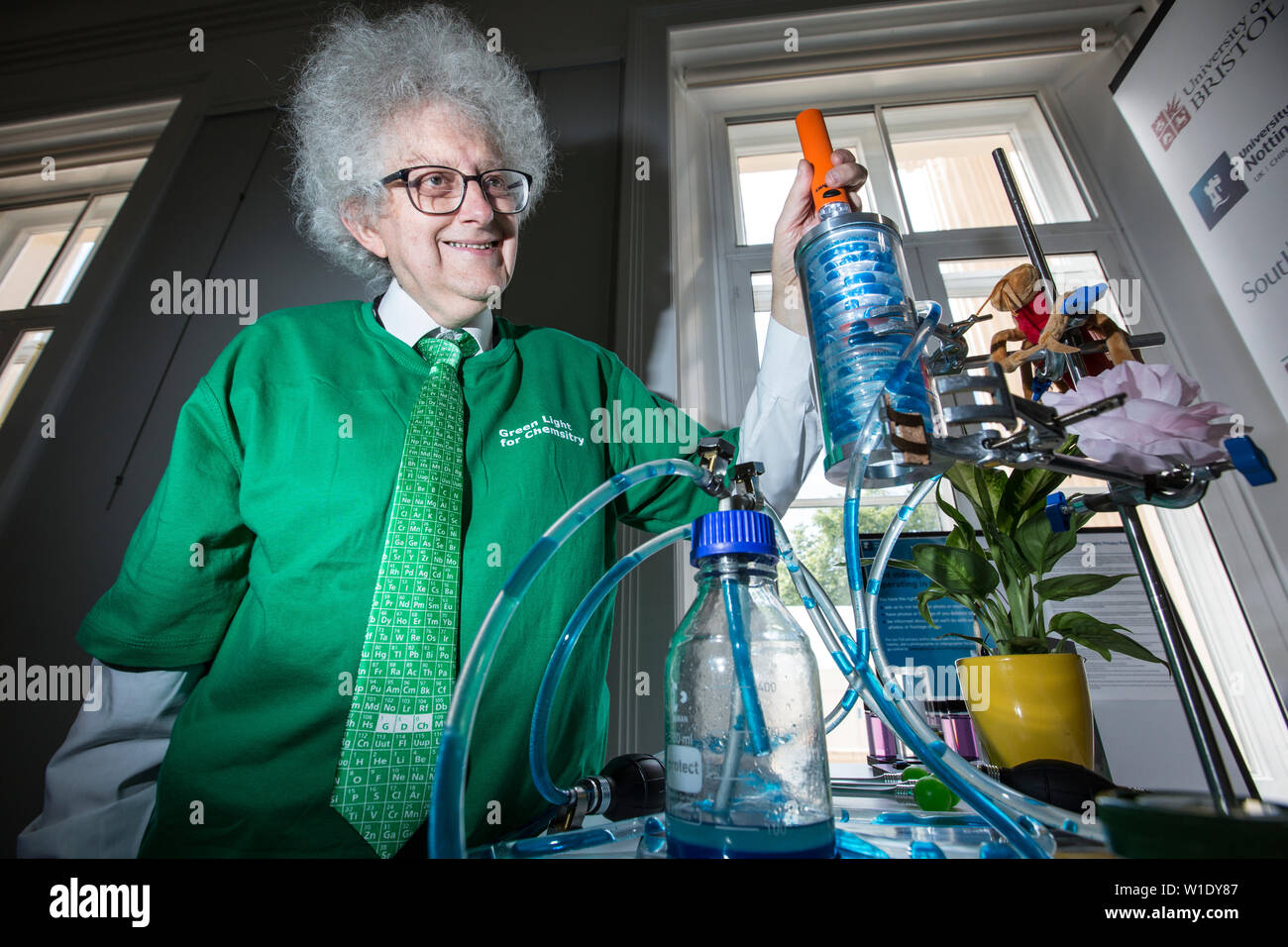 Royal Society Summer Science Exhibition. Prof Martyn Poliakoff with a ...