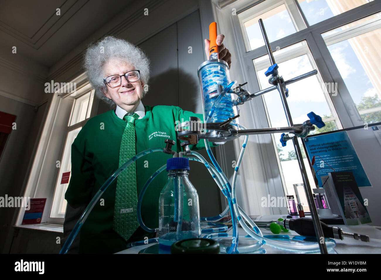 Royal Society Summer Science Exhibition. Prof Martyn Poliakoff with a ...