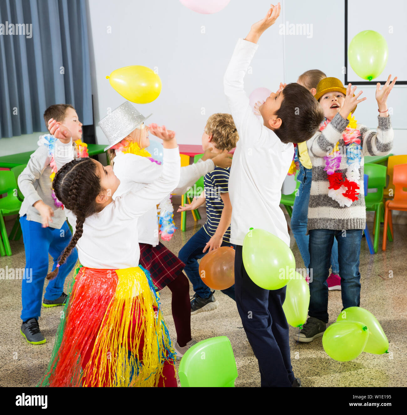 Balloons in classroom hi-res stock photography and images - Alamy