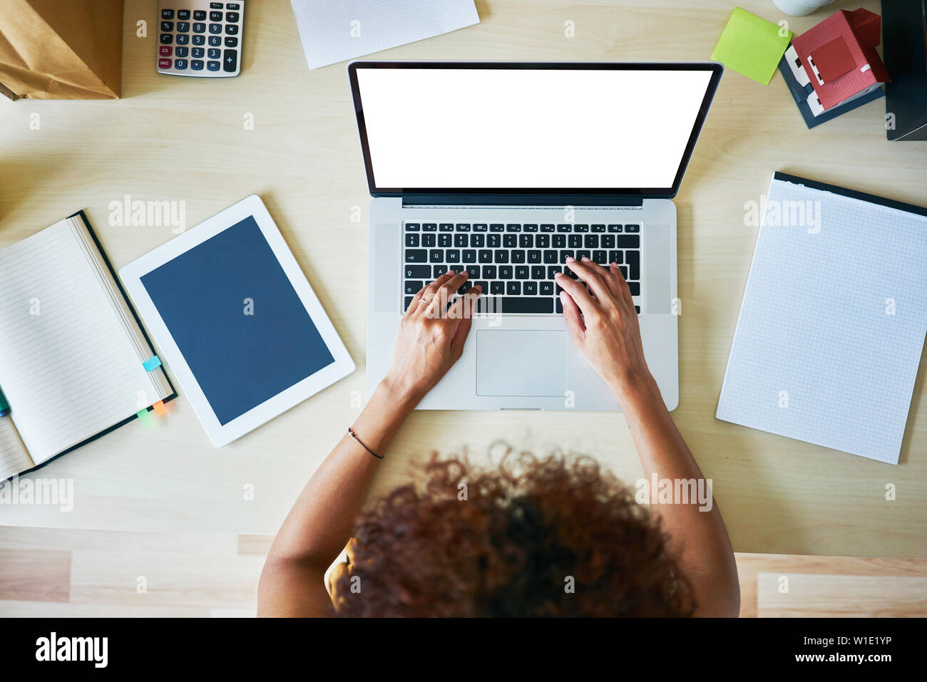 Overhead picture hi-res stock photography and images - Alamy