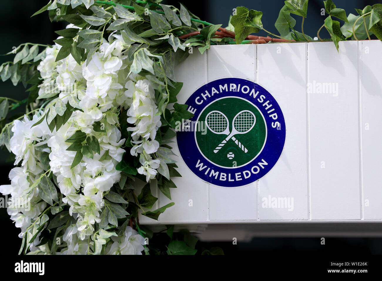 Wimbledon tennis signage hi-res stock photography and images - Alamy