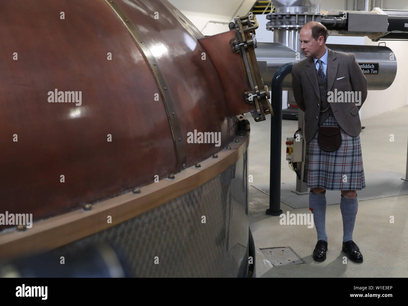 Royal visit to whisky distillery hi-res stock photography and images ...